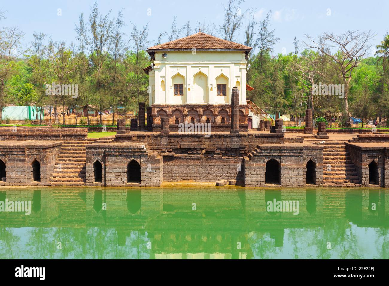The Safa Shahouri Masjid, Phonda, Goa, India. The Safa Shahouri Masjid ...