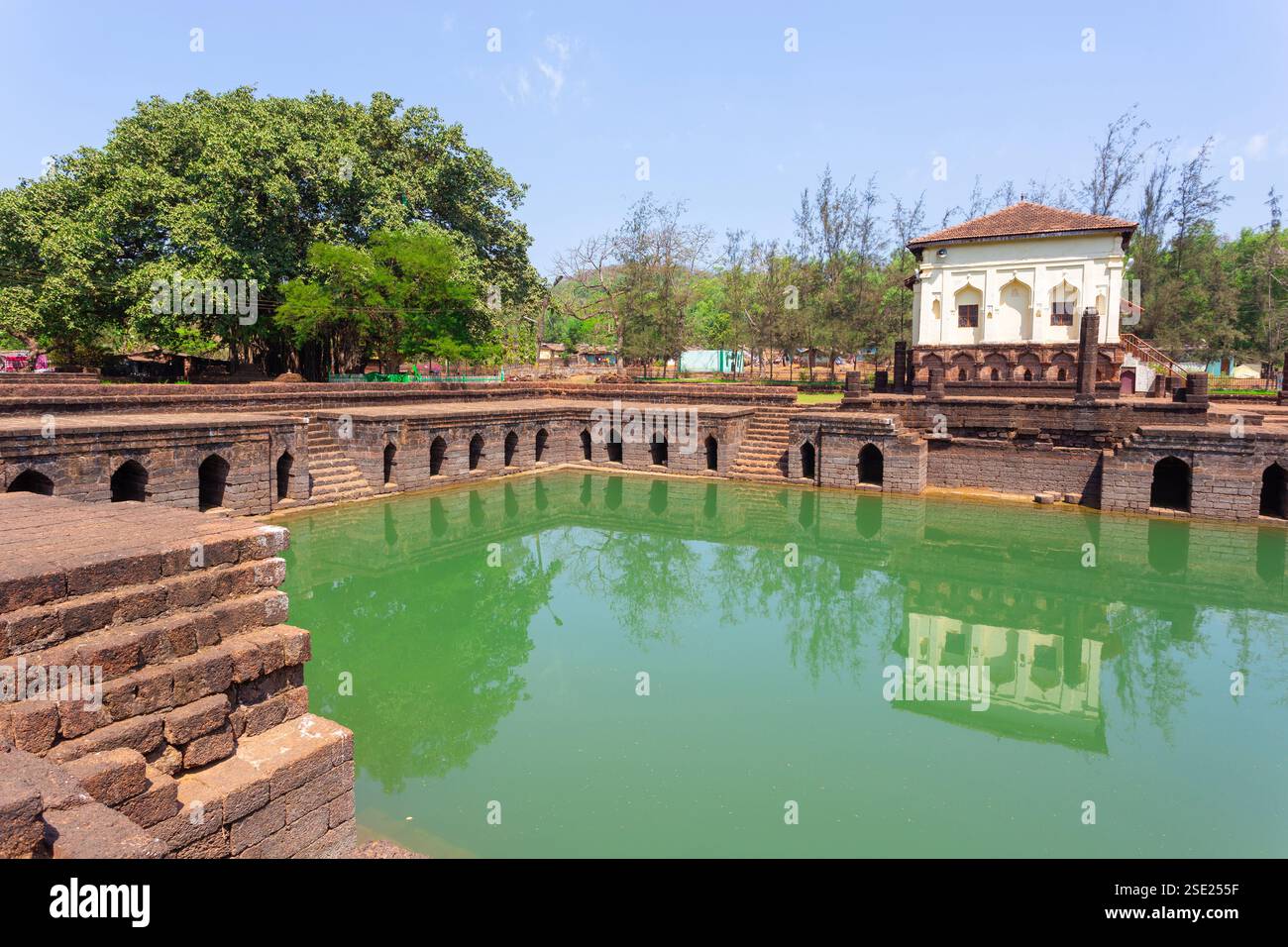The Safa Shahouri Masjid, Phonda, Goa, India. The Safa Shahouri Masjid ...