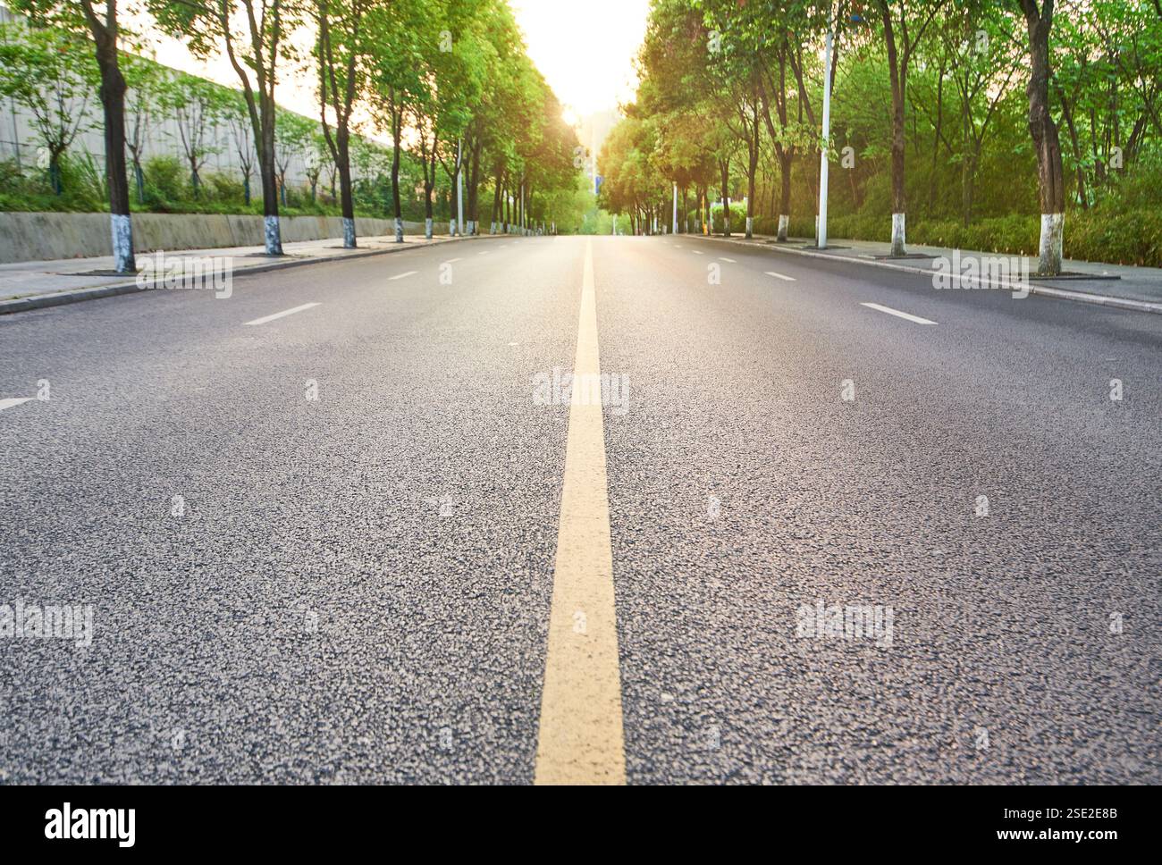 Smooth road stretches hi-res stock photography and images - Alamy