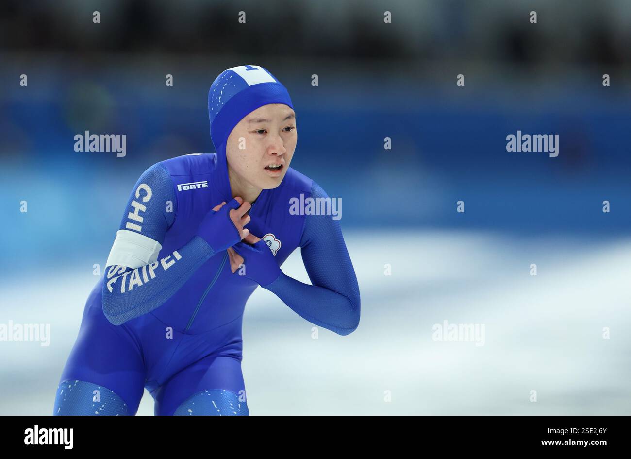 (250208) -- HARBIN, Feb. 8, 2025 (Xinhua) -- Chen Ying-chu of Chinese ...