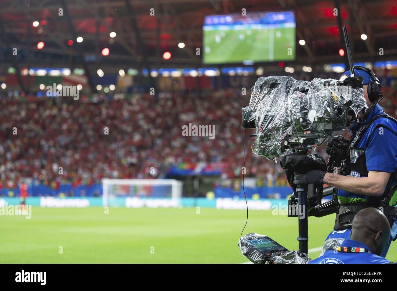 Cameramen football game hi-res stock photography and images - Alamy