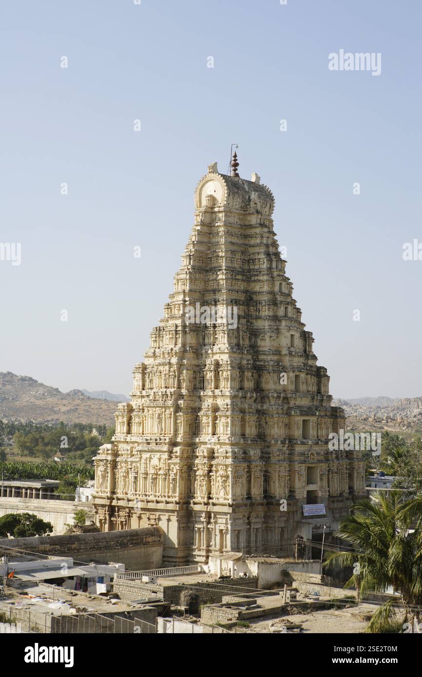 Virupaksha Temple, Hampi, UNESCO World Heritage site, Deccan plateau ...