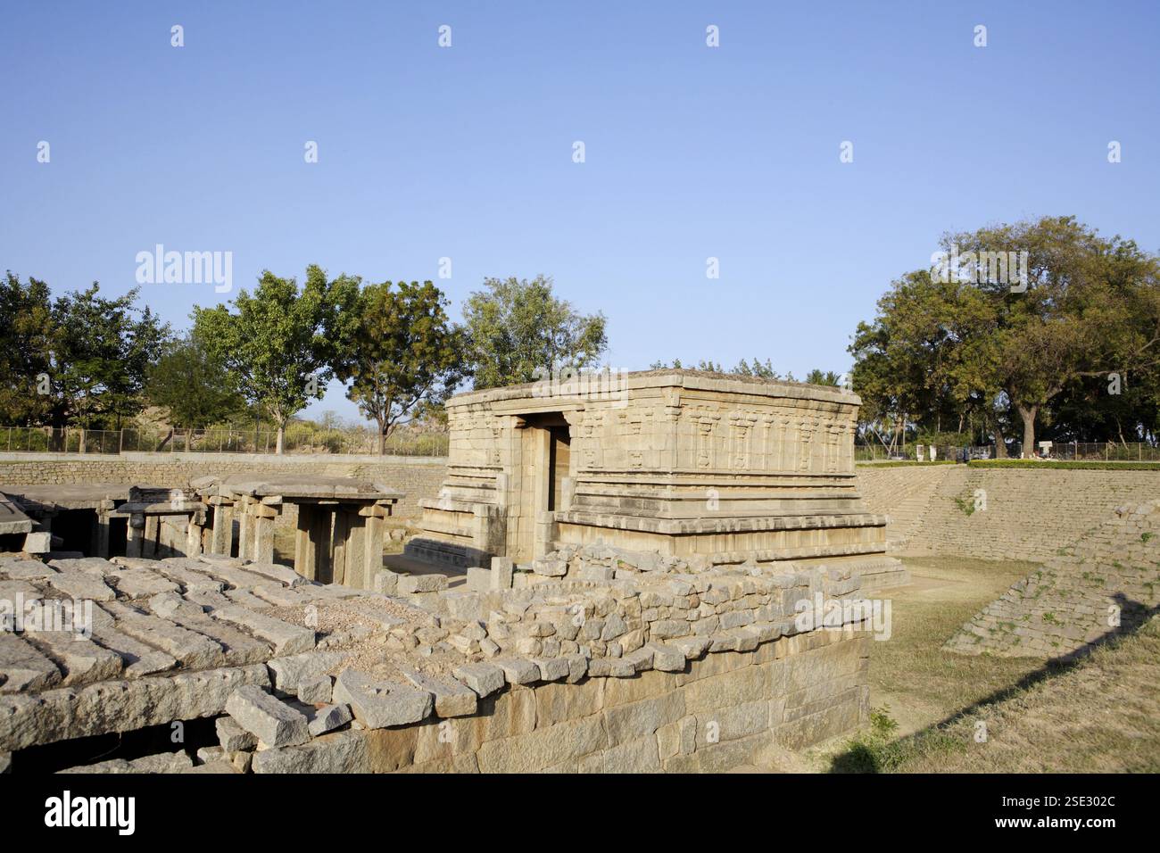 Prasanna Virupaksha underground Shiva Temple, Hampi, Vijayanagar ...