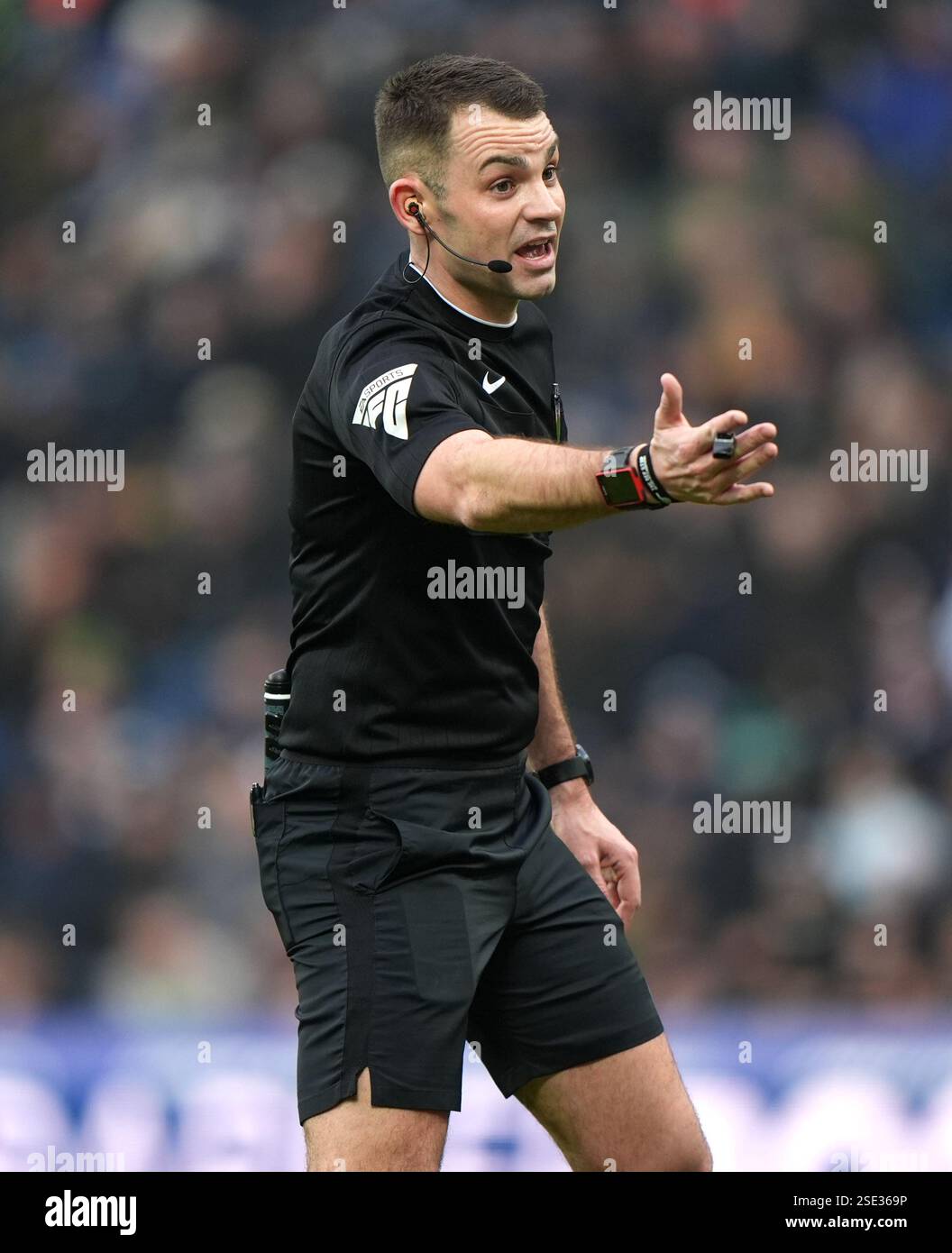 Referee Tom Nield during the Sky Bet Championship match at The ...