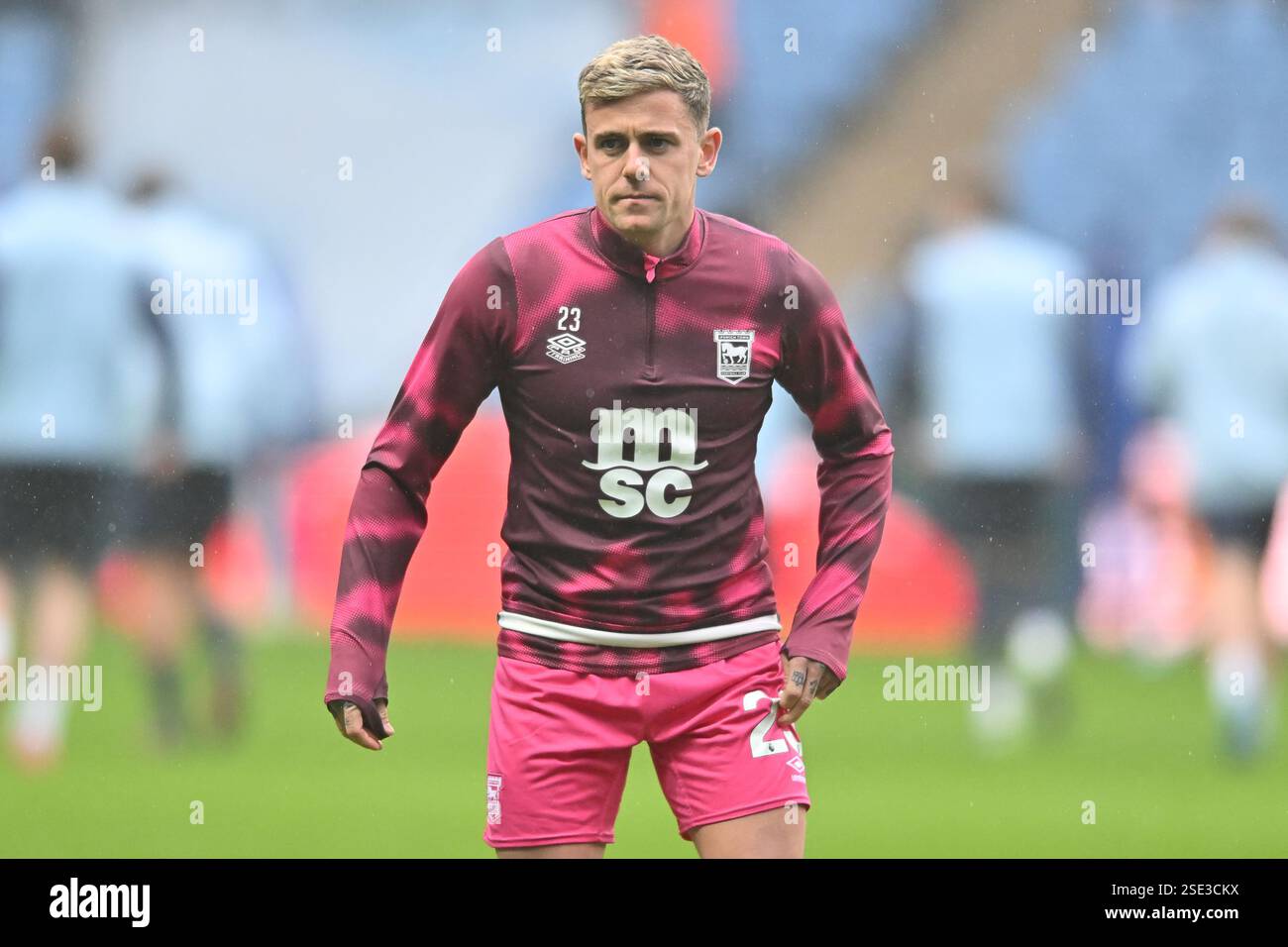 Coventry, UK. 8th February 2025. Sam Szmodics (23 Ipswich Town) warms ...