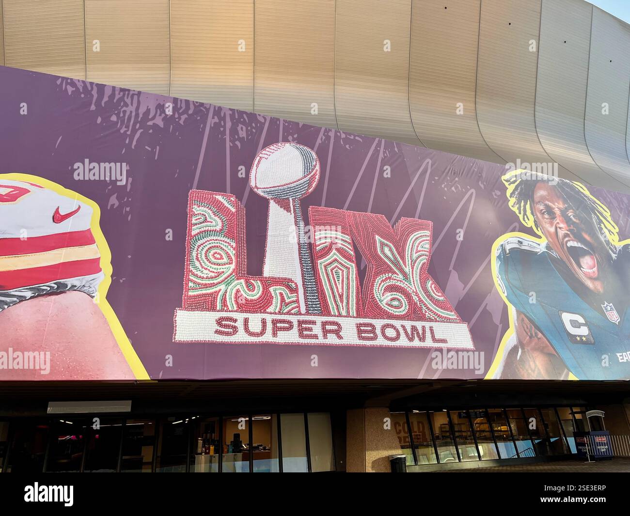 New Orleans, USA. 07th Feb, 2025. The Caesars Superdome is decorated ...