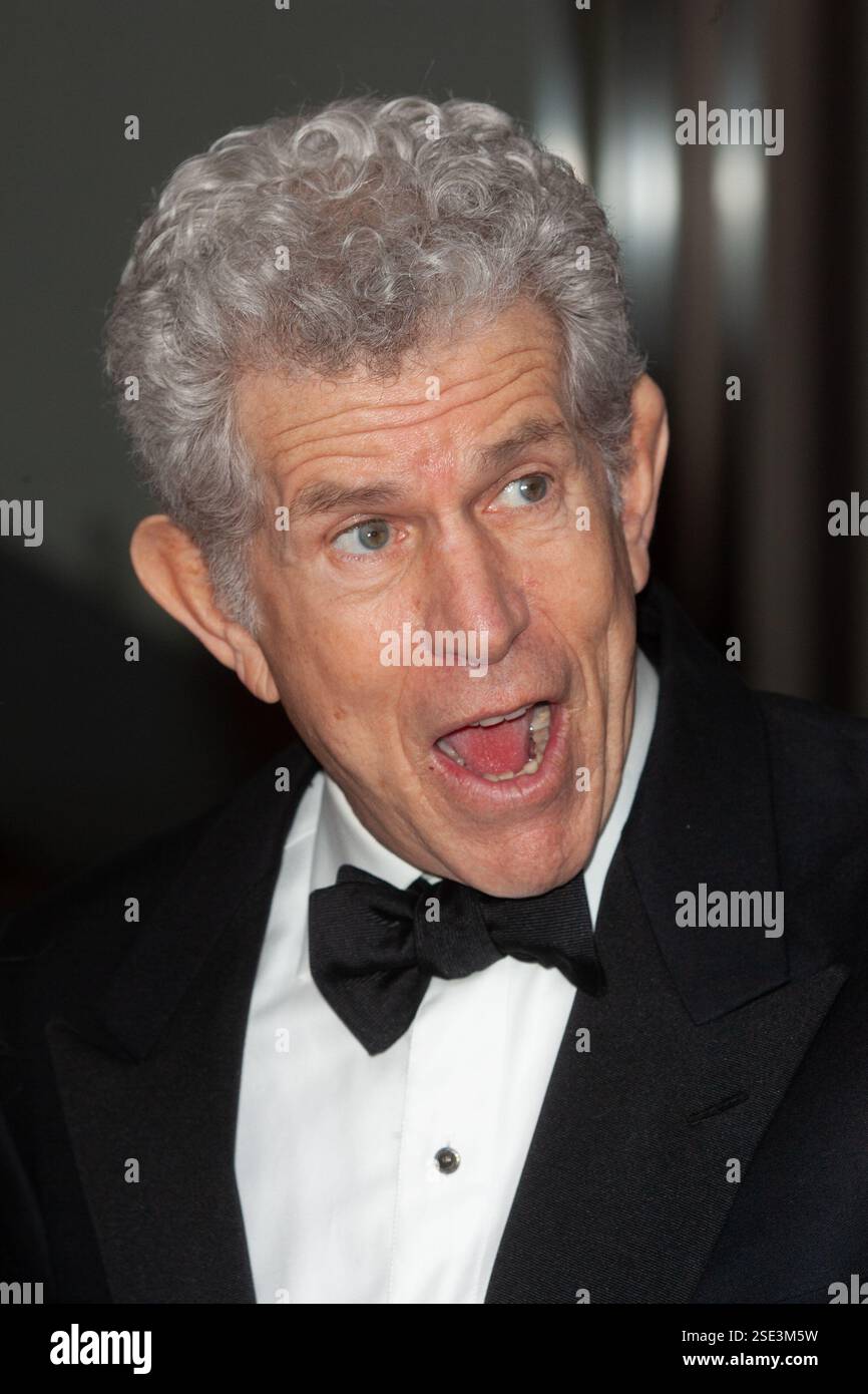 Tony Roberts arrives at 35th Annual Film Society of Lincoln Center Gala ...