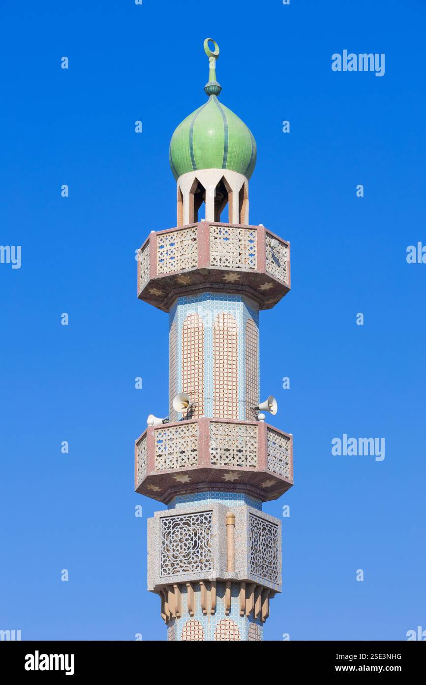 Mosque minaret crescent moon symbol hi-res stock photography and images ...