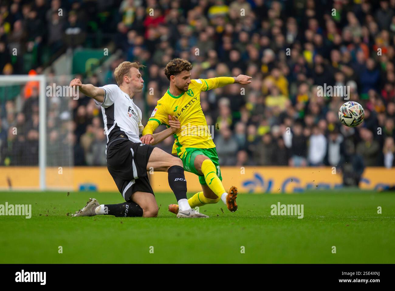 Carrow Road, Norwich on Saturday 8th February 2025. Emiliano Marcondes ...