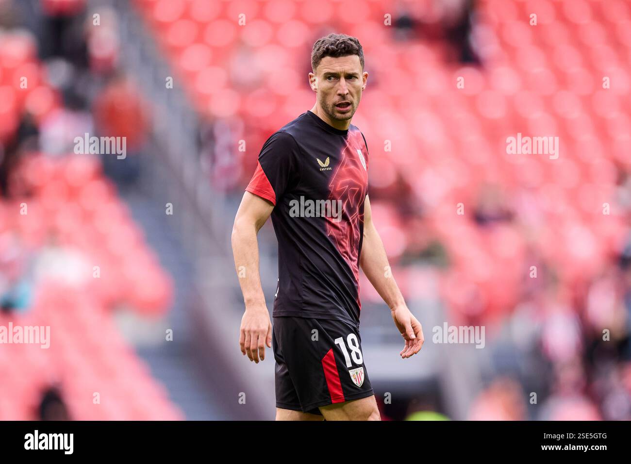 Oscar de Marcos of Athletic Club looks on prior to the LaLiga EA Sports ...