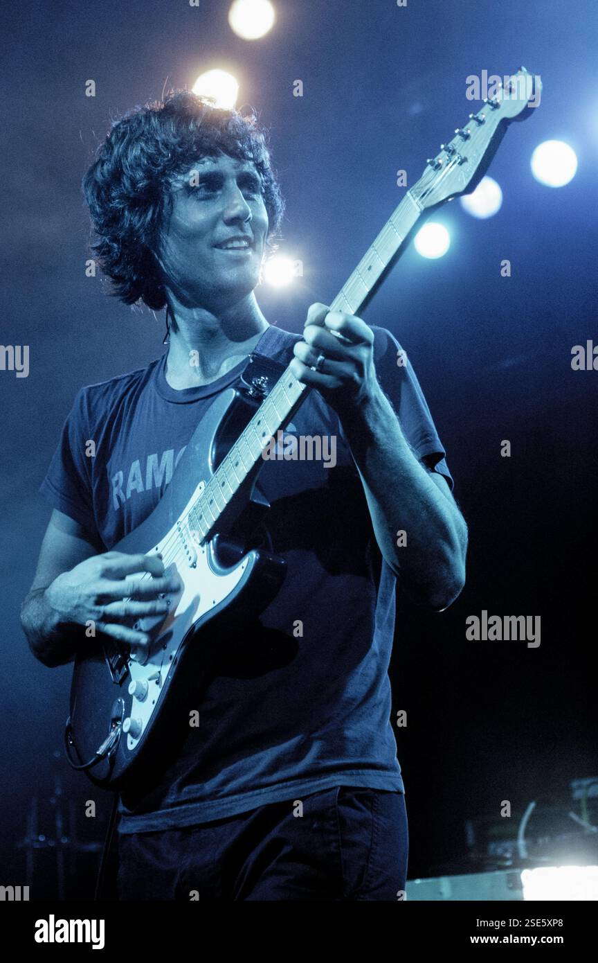 THE RAPTURE, YOUNG, CONCERT, 2004: Singer LUKE JENNER from the RAPTURE ...