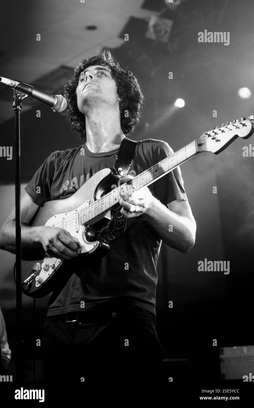 THE RAPTURE, YOUNG, CONCERT, 2004: Singer LUKE JENNER from the RAPTURE ...