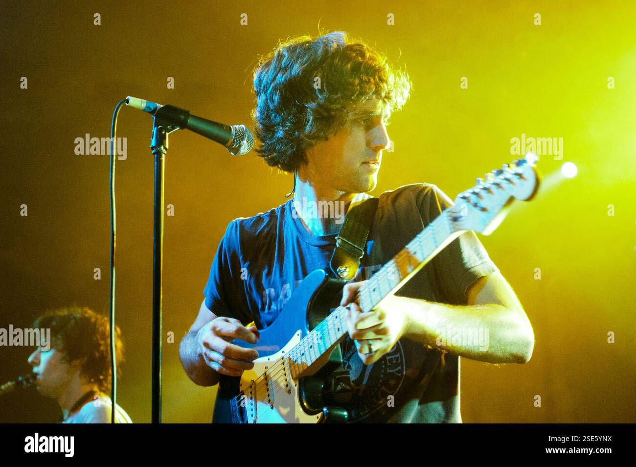 THE RAPTURE, YOUNG, CONCERT, 2004: Singer LUKE JENNER from the RAPTURE ...