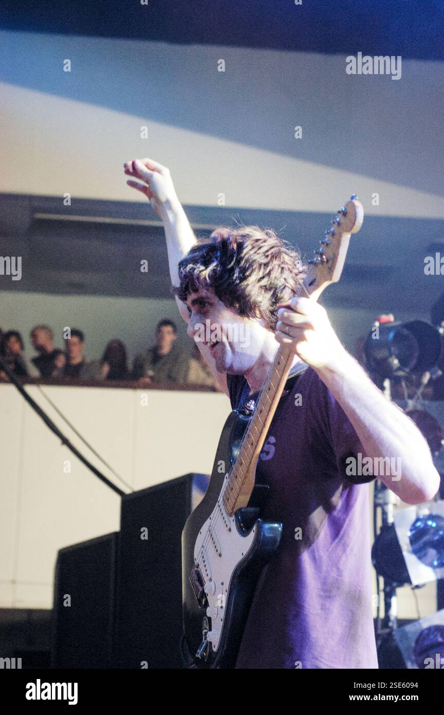 THE RAPTURE, YOUNG, CONCERT, 2004: Singer LUKE JENNER from the RAPTURE ...