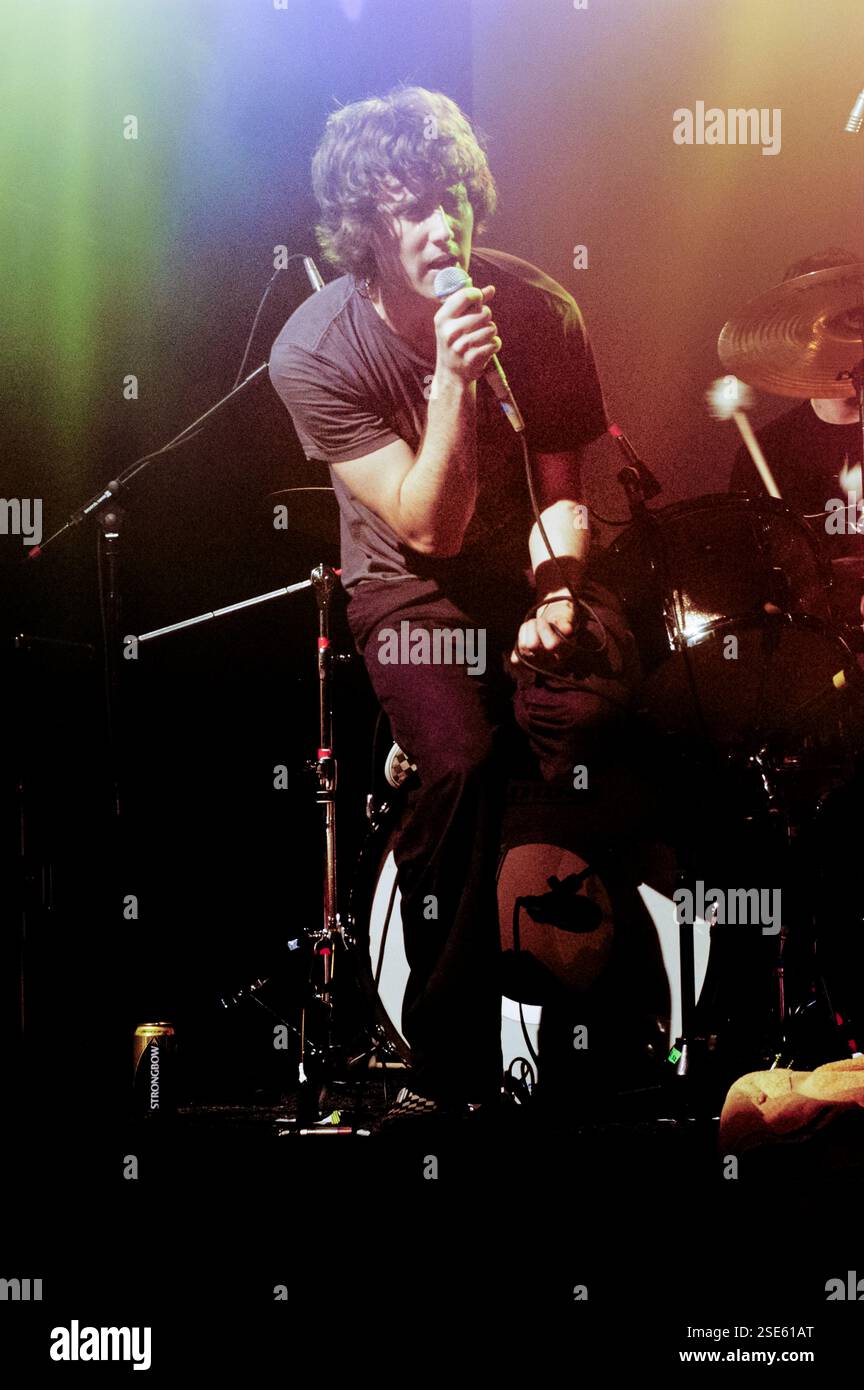 THE RAPTURE, YOUNG, CONCERT, 2004: Singer LUKE JENNER from the RAPTURE ...