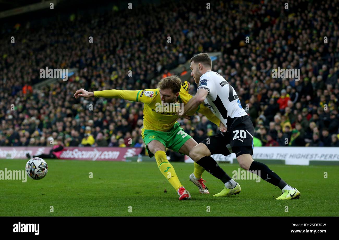 Norwich City's Jack Stacey (left) and Derby County's Callum Elder ...