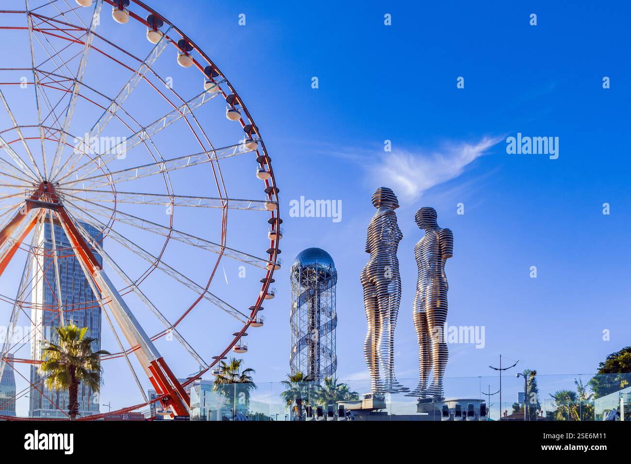 Moving statue of a man and a woman Ali and Nino Stock Photo - Alamy