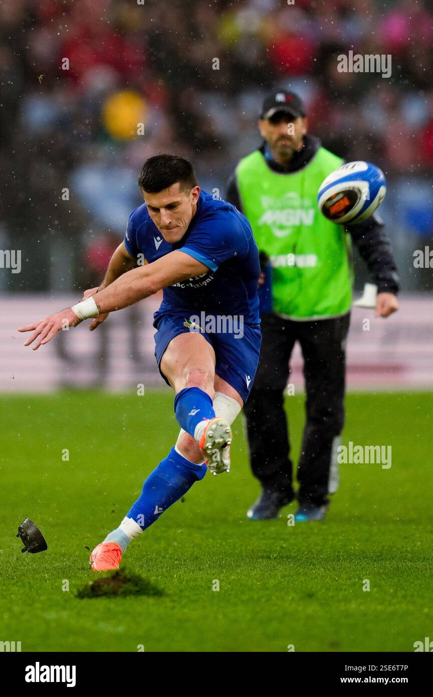 Rome, Italy. 08th Feb, 2025. Tommaso Allan of Italy kicks a conversion ...