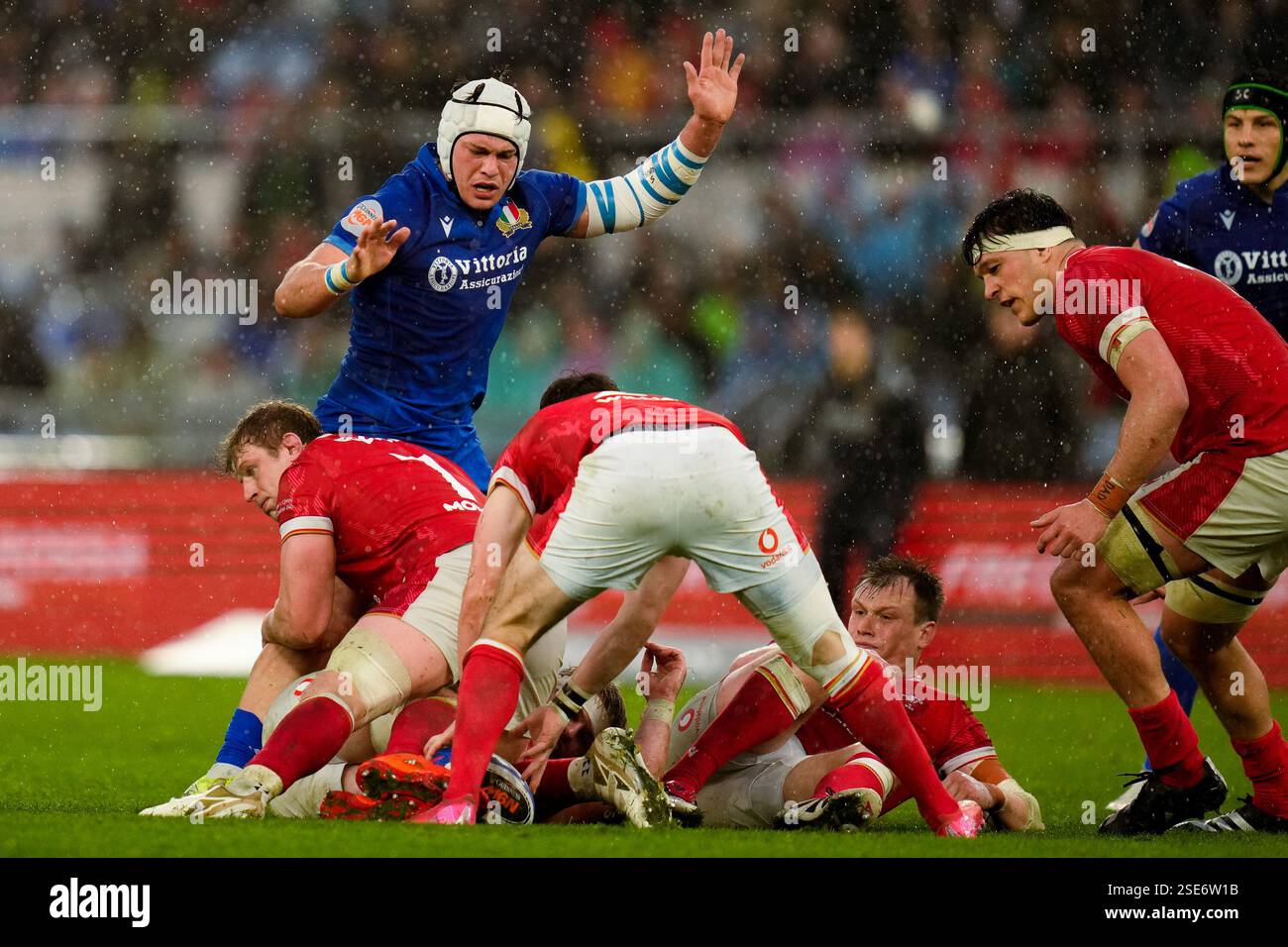 Rome, Italy. 08th Feb, 2025. Jac Morgan of Wales during the Guinness ...