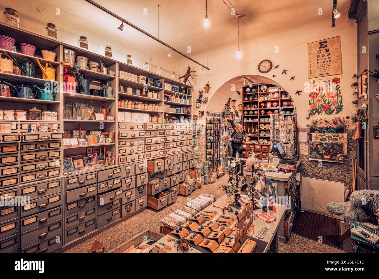 Traditional Retail Shop Stock Photo - Alamy