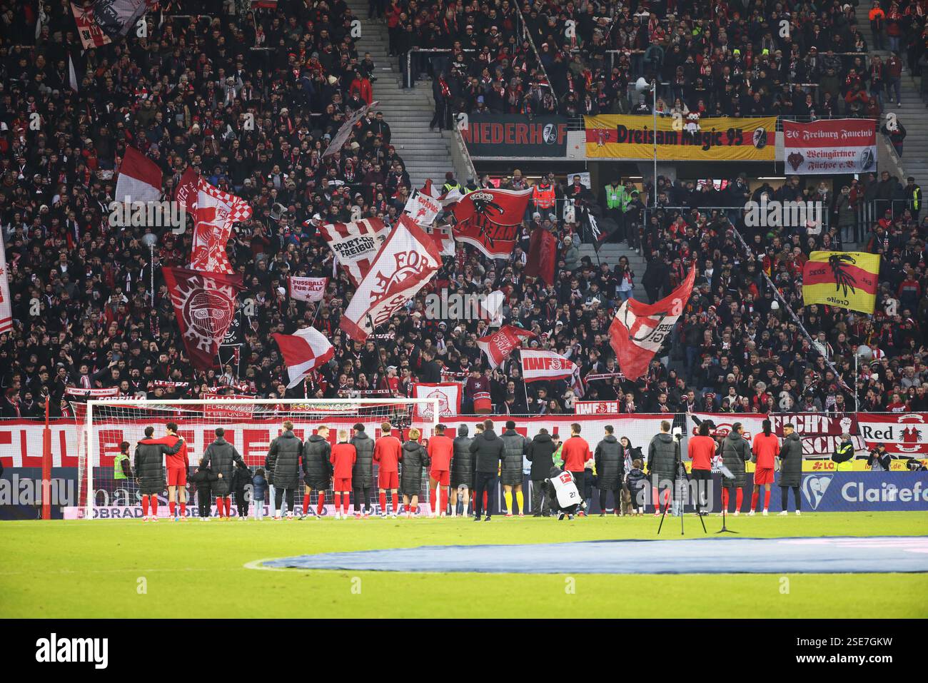 Freiburg Im Breisgau, Germany. 08th Feb, 2025. Soccer: Bundesliga, SC ...