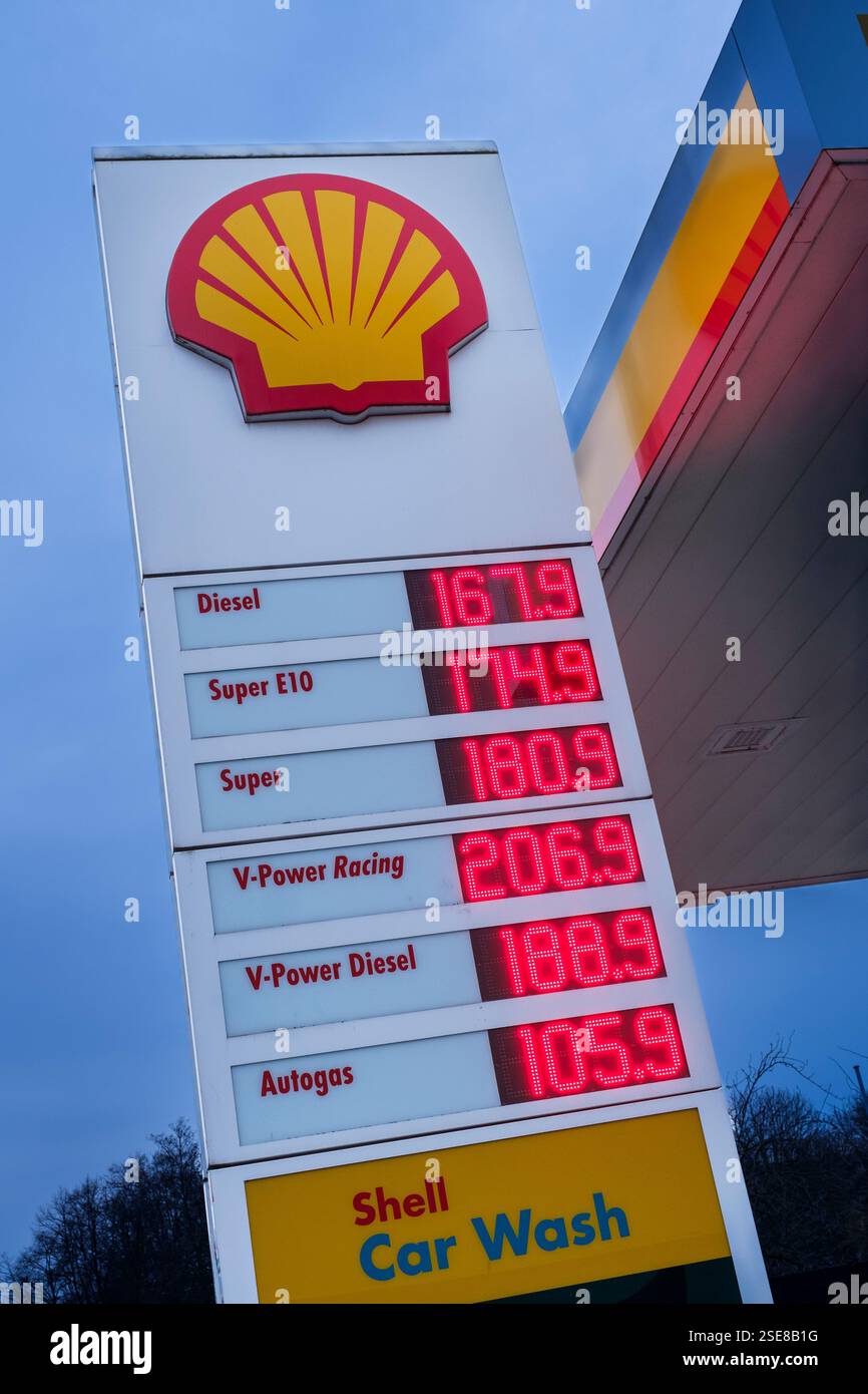 Column with prices for petrol, diesel and LPG at a Shell filling ...