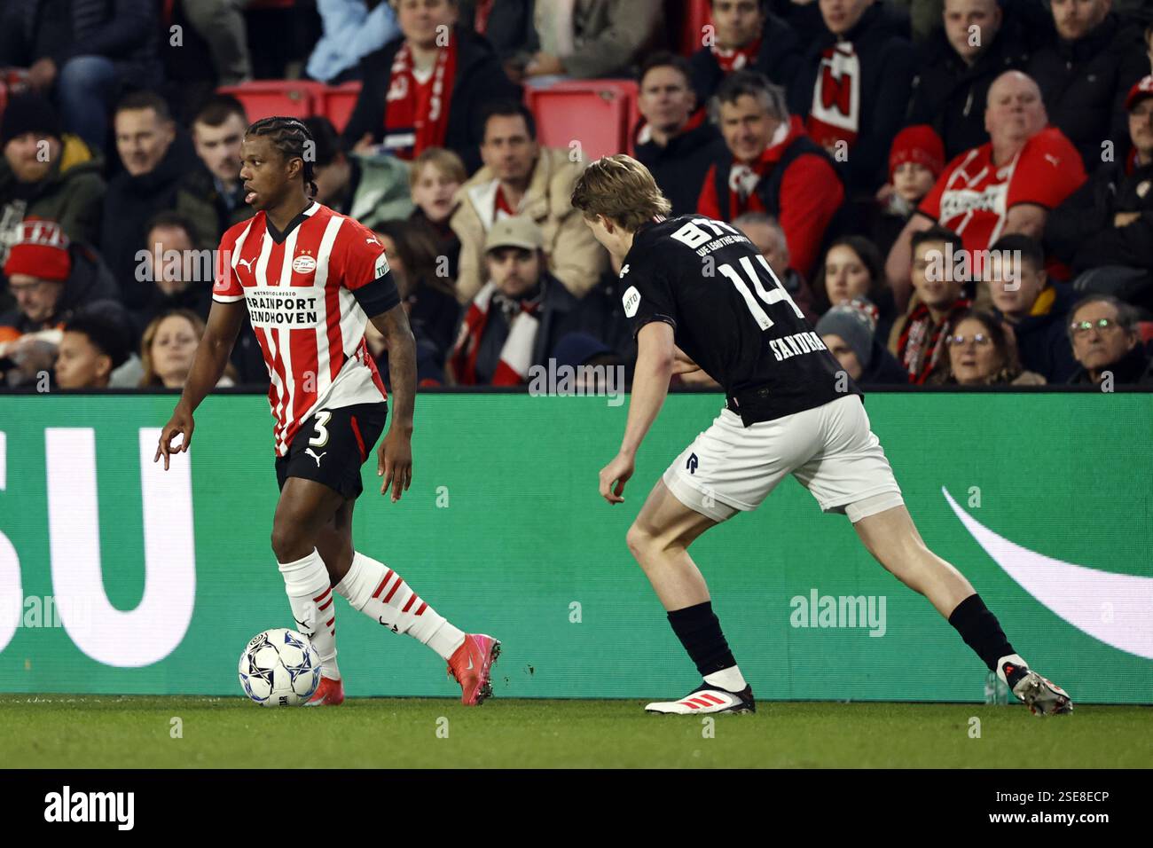 EINDHOVEN - (l-r) Tyrell Malacia of PSV EIndhoven, Cisse Sandra of ...