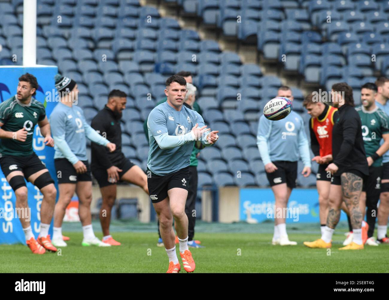 2025 guinness 6 nations match ireland calvin nash munster hi-res stock ...