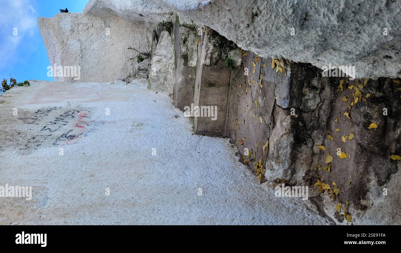 Stone slab masonry ruins hi-res stock photography and images - Alamy