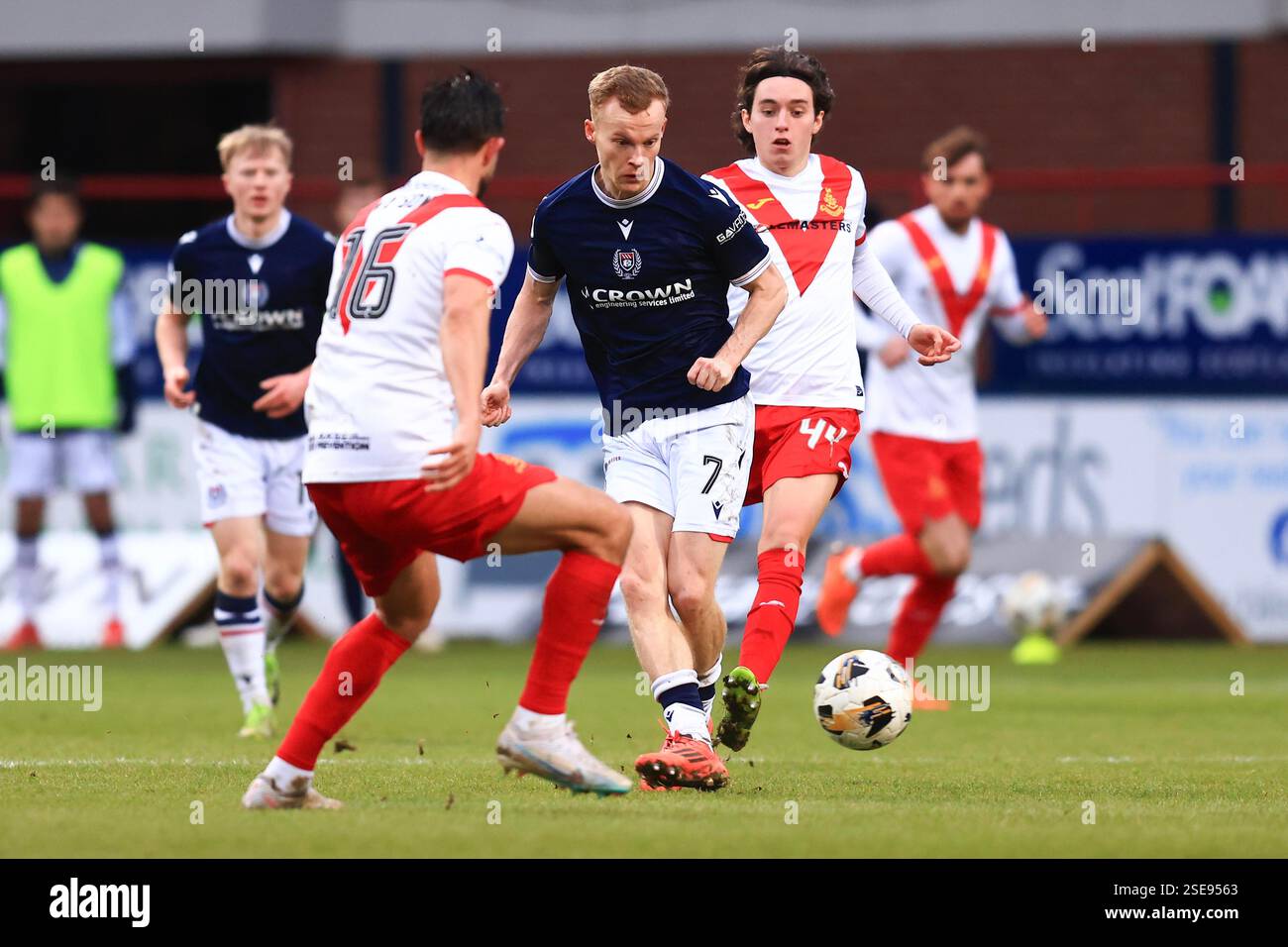 Dens Park, Dundee, UK. 8th Feb, 2025. Scottish Cup Fifth Round Football ...