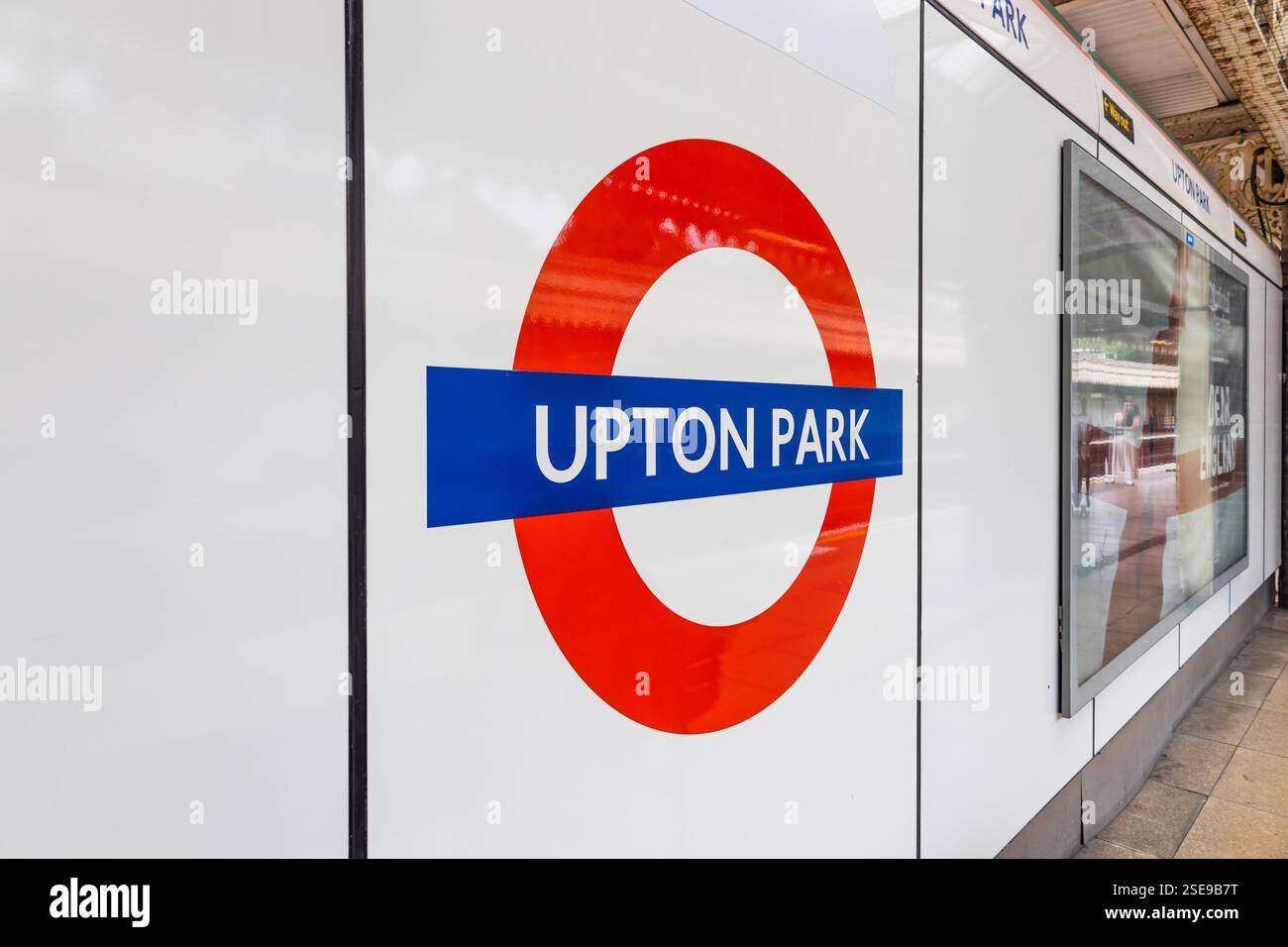 Upton Park Underground Station Sign. Iconic London Red Tube Sign Stock ...