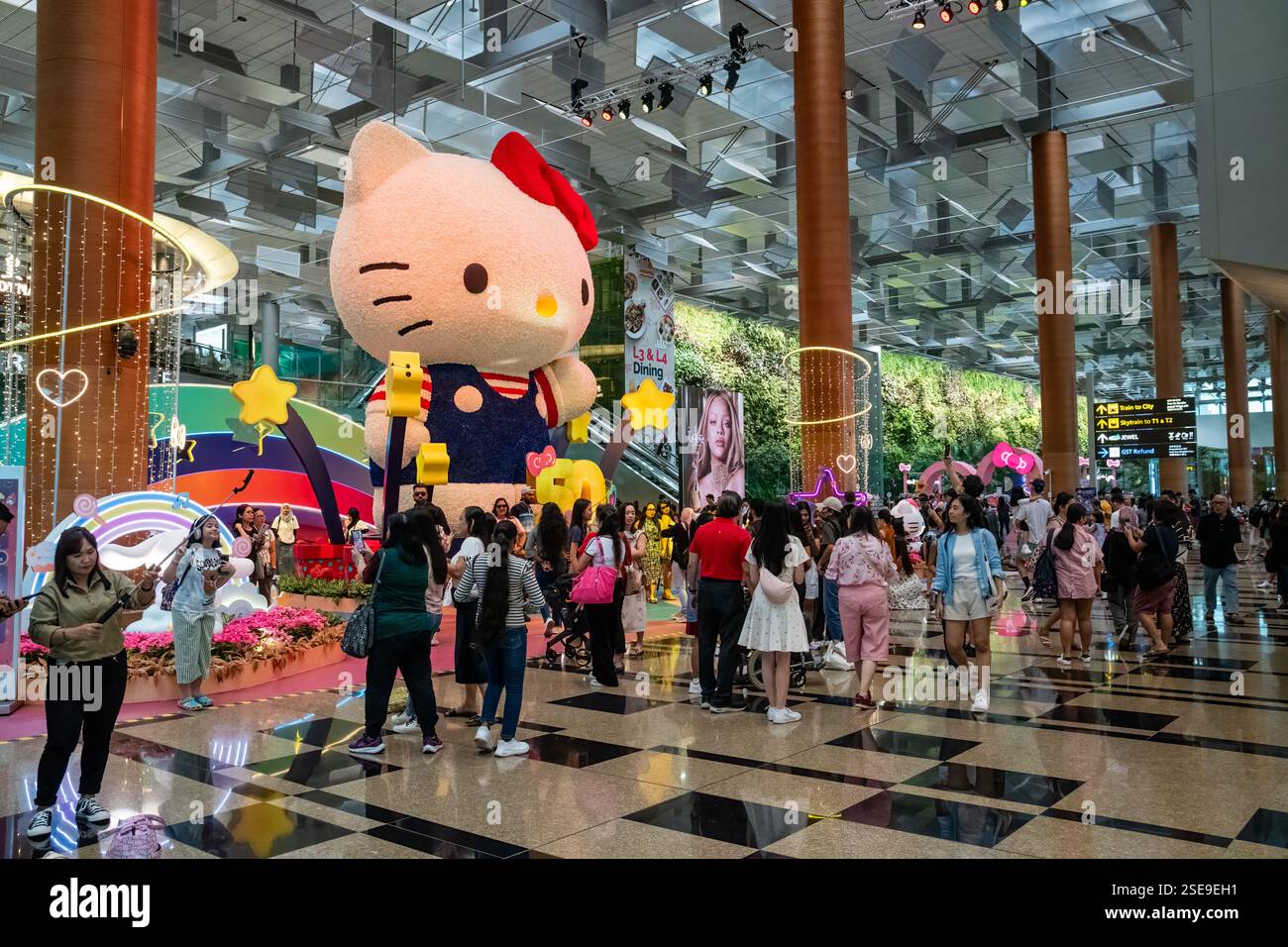 Hello Kitty 50th anniversary giant sculpture on Changi Airport ...