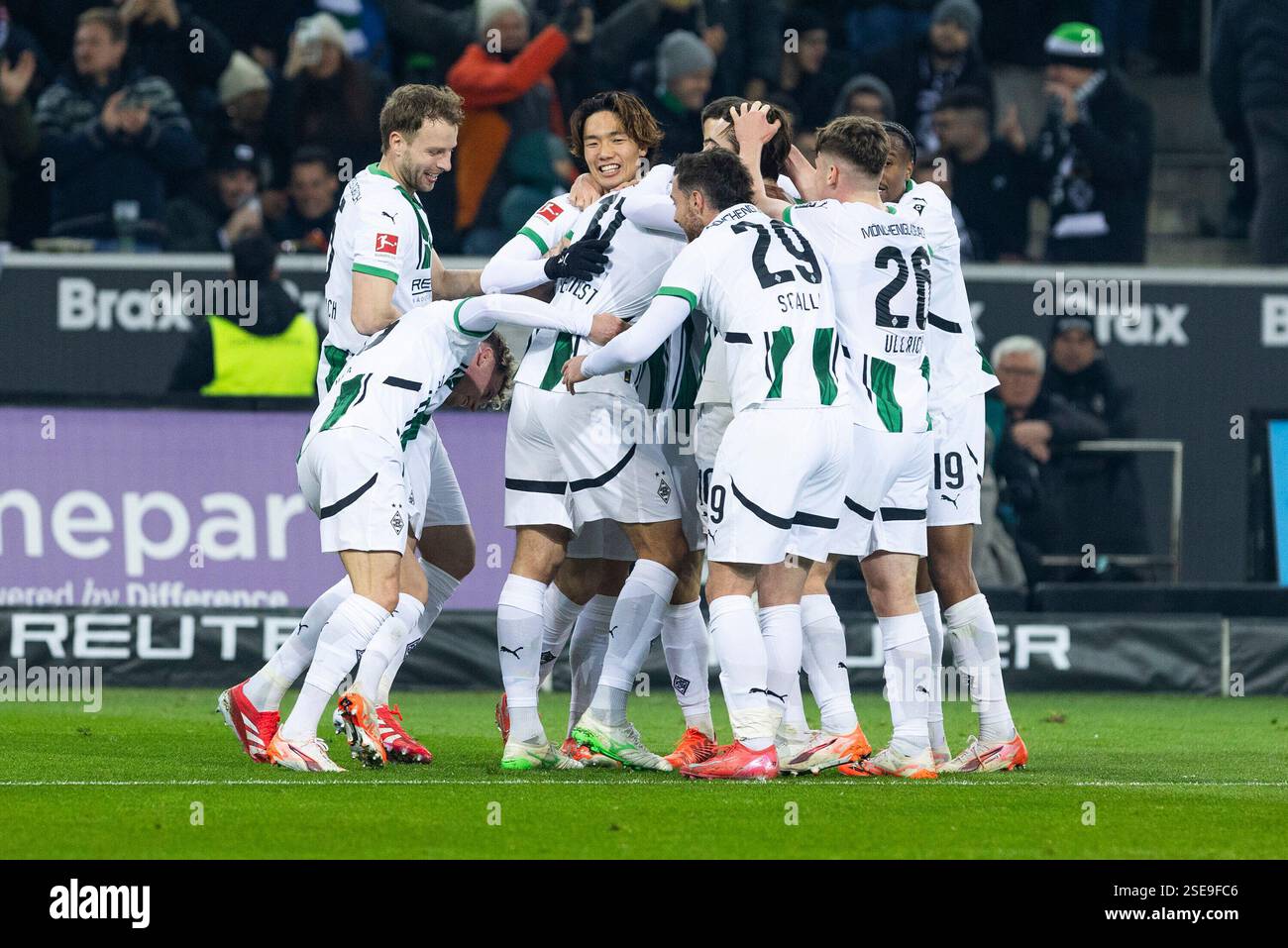 Jubel nach dem Tor zur 1:0 F?hrung durch Tim Kleindienst (Borussia M?nchengladbach, #11 ...