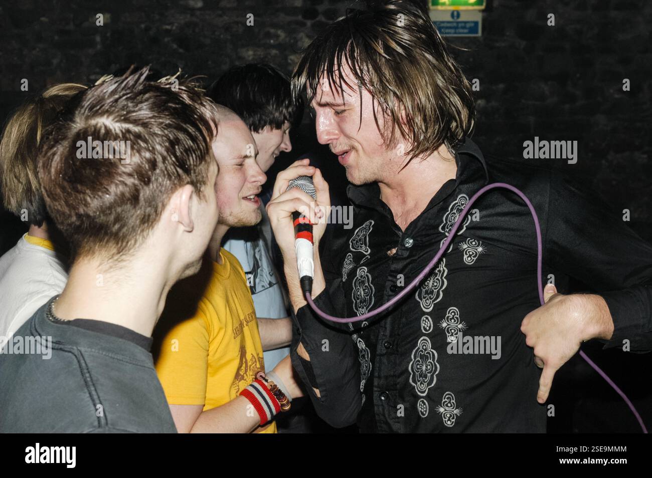 JARCREW, CONCERT, 2003. Kelson Mathias the singer and keyboardist of ...