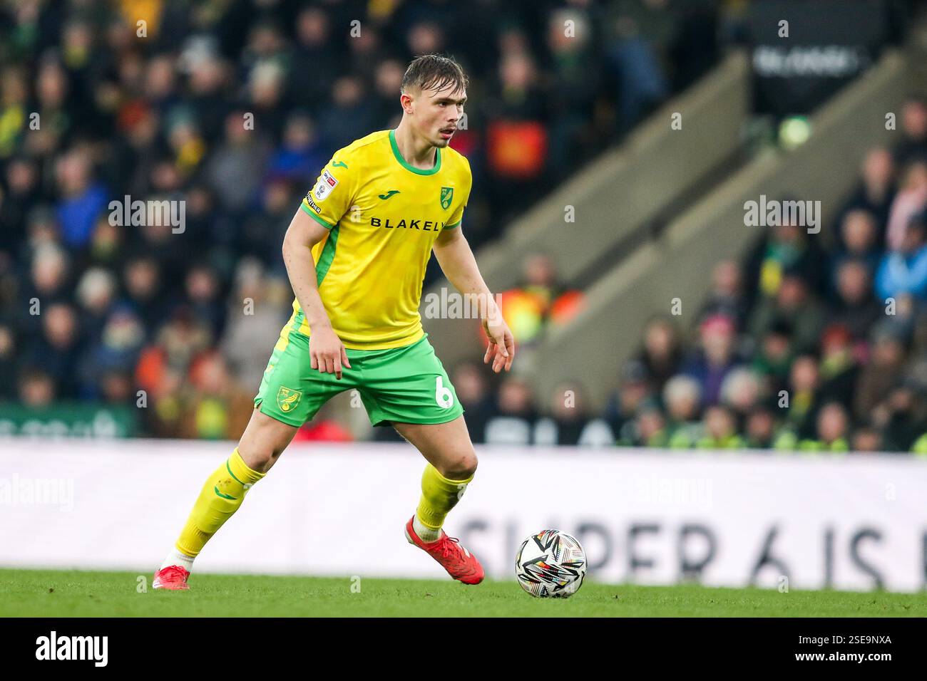 Callum Doyle of Norwich City runs with the ball during the Sky Bet ...