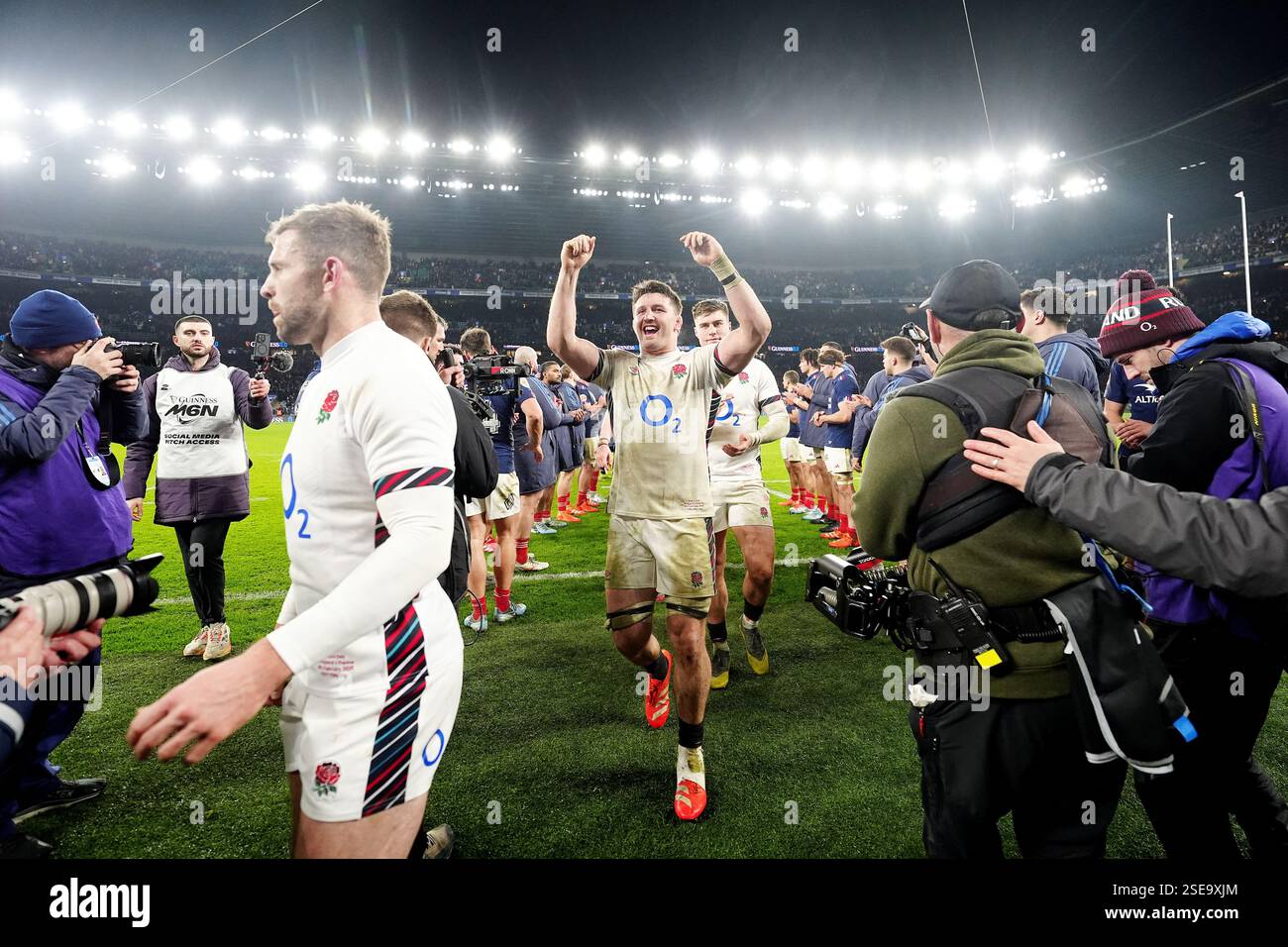 England's Tom Curry celebrates after the Guinness Men's Six Nations ...