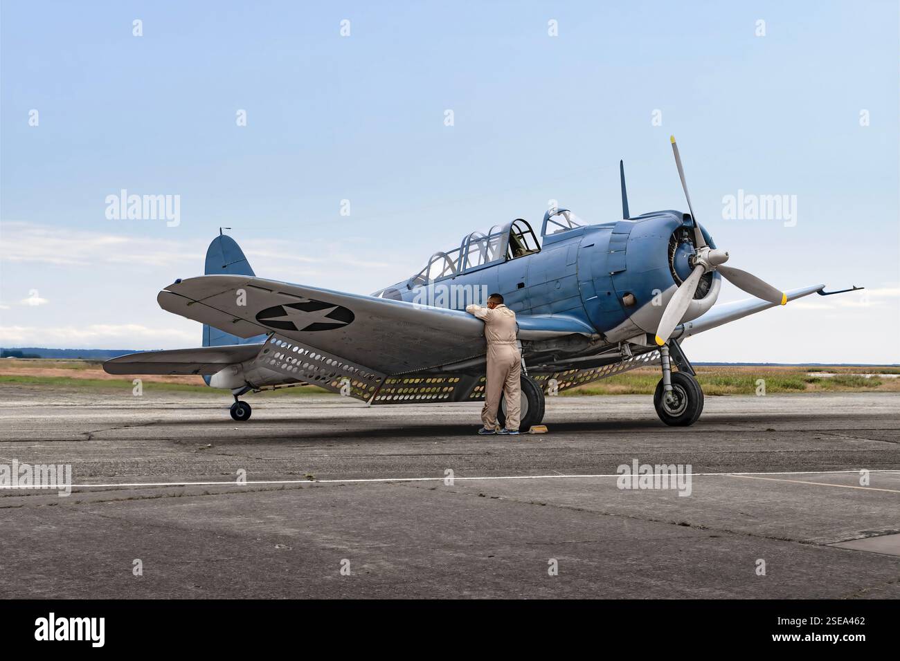 Douglas dauntless hi-res stock photography and images - Alamy