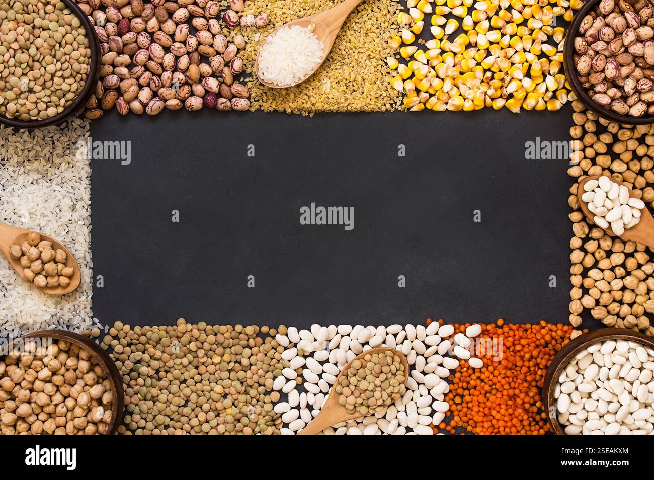 Different type of raw dry legumes composition. White beans, lentils ...