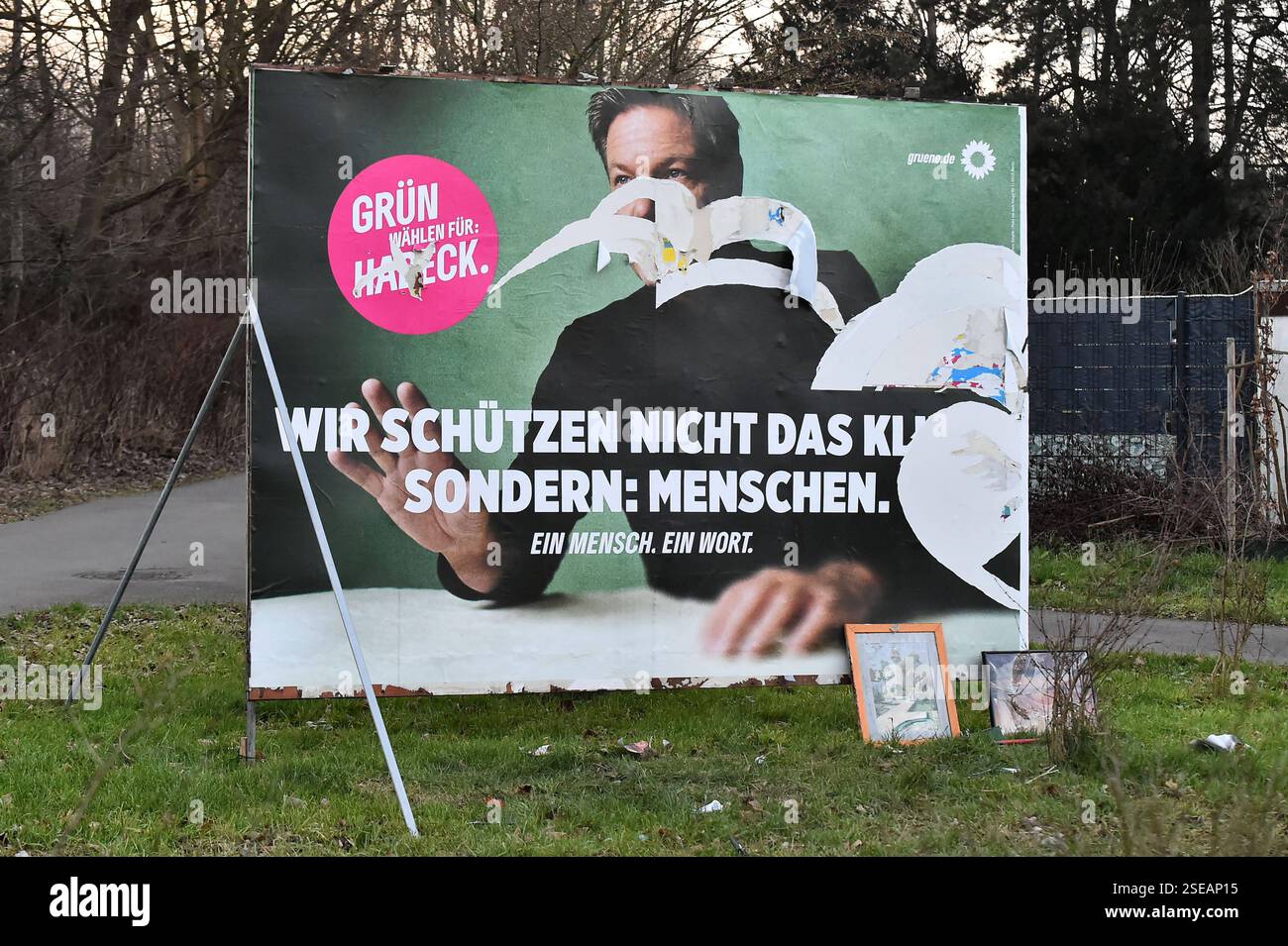Wahlplakate - Bundestagswahl 2025 am 08.02.2025 in Oberhausen Wahlplakat der Partei Die Grünen ...