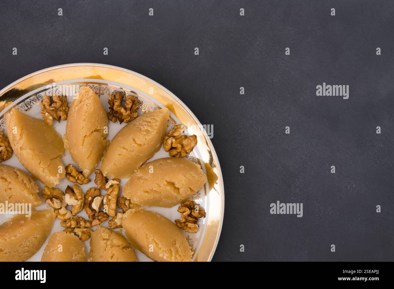 Walnut halva halva on hi-res stock photography and images - Alamy