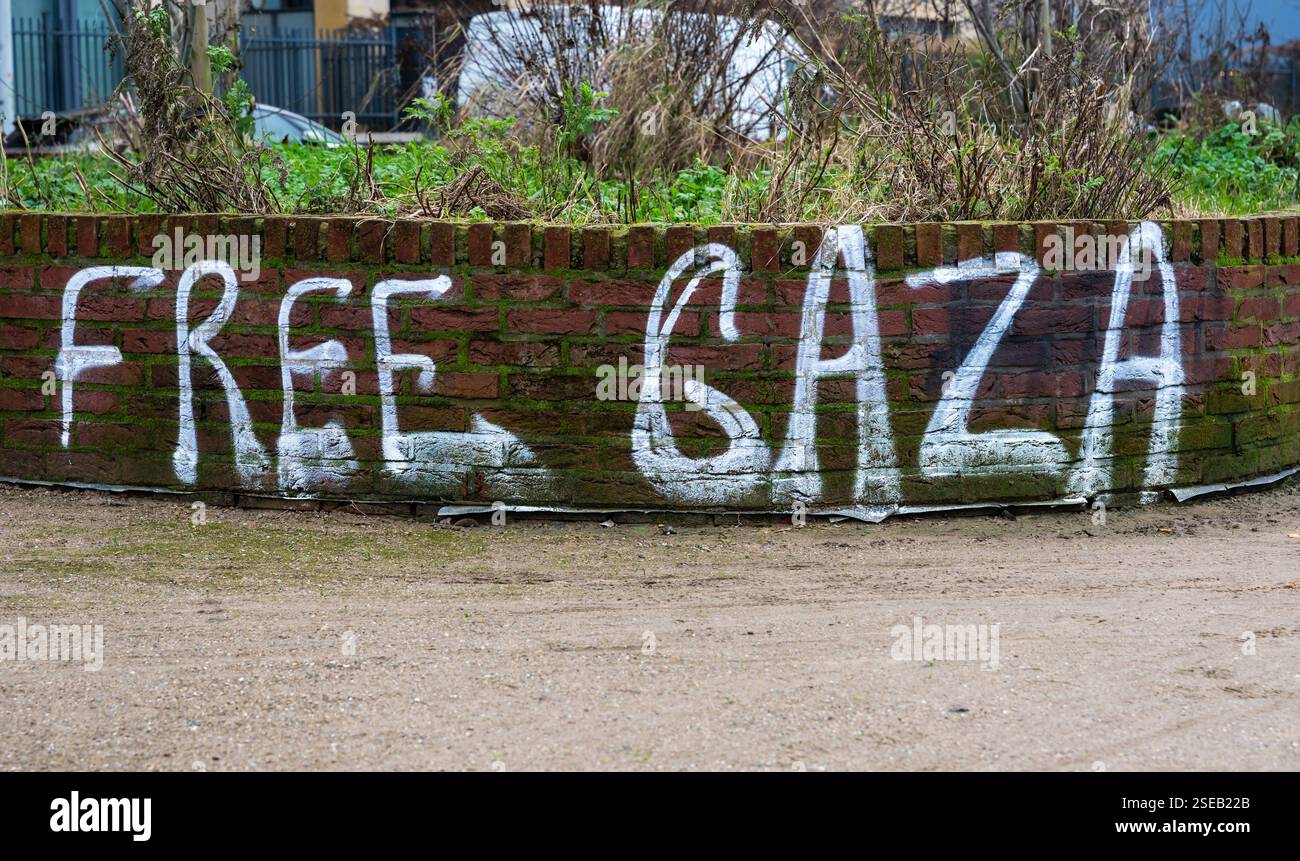 Free Gaza graffiti at a wall in a multi cultural and deprived ...