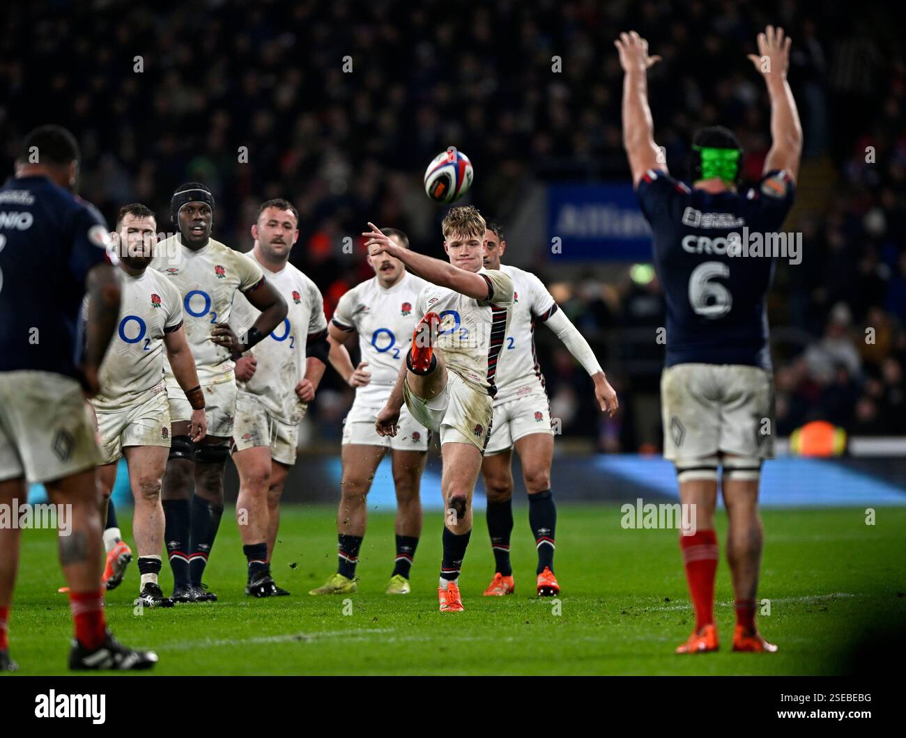 Twickenham, United Kingdom. 08th Feb, 2025. Guinness Mens 6 Nations. England V France. Allianz ...