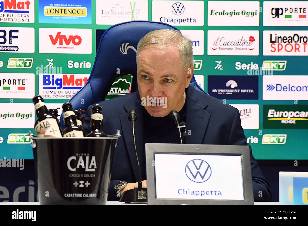 Cosenza, Italy. 08th Feb, 2025. Massimiliano Alvini (head coach Cosenza ...