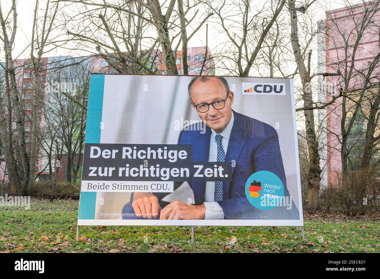 GER, Berlin, Wahl, Wahlplakate, Plakatierung im oeffentlichen ...