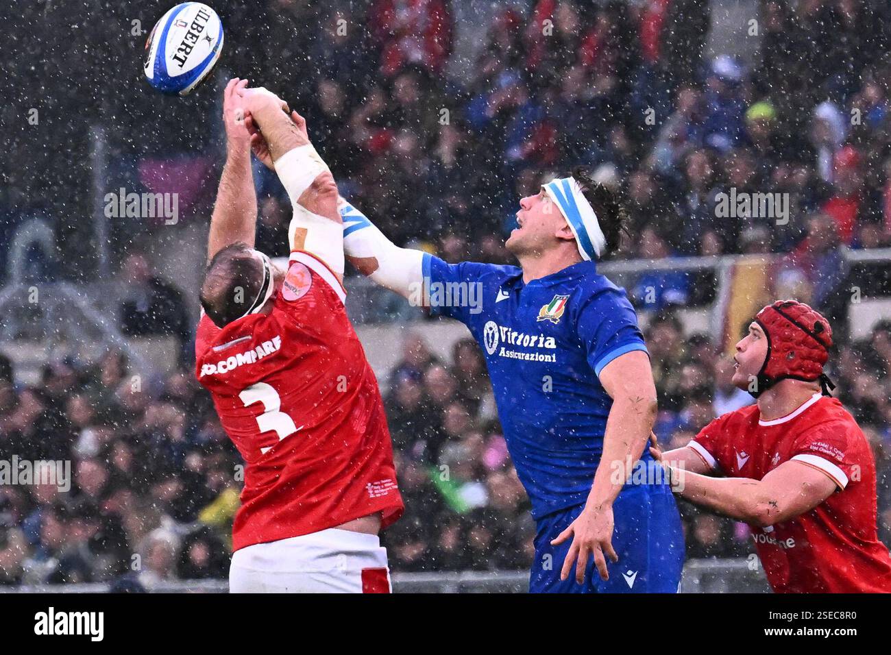 Rome, Italy. 08th Feb, 2025. Henry Thomas ( Wales ) and Federico Ruzza ...