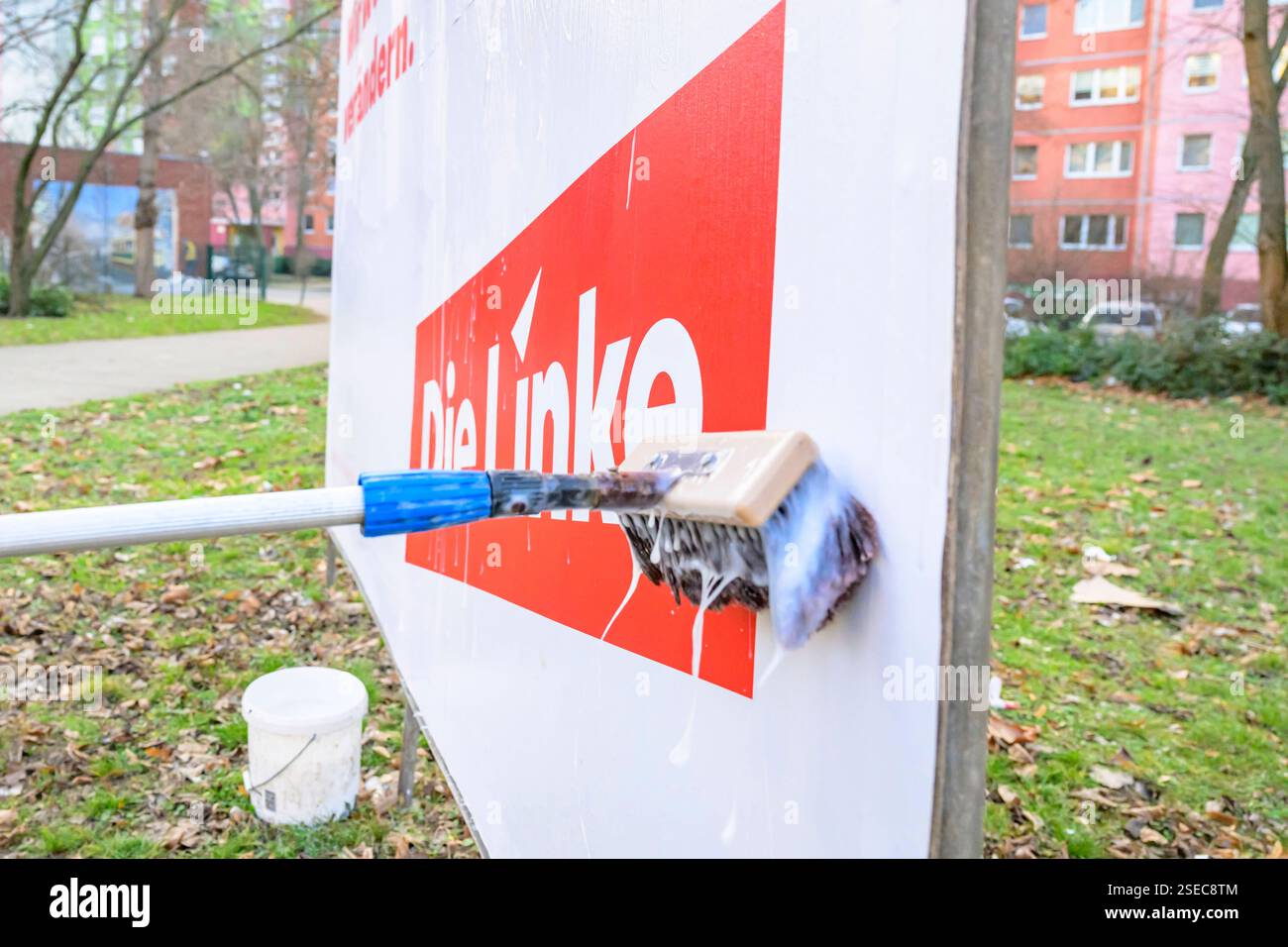 GER, Berlin, Wahl, Wahlplakate, Plakatierung im oeffentlichen ...