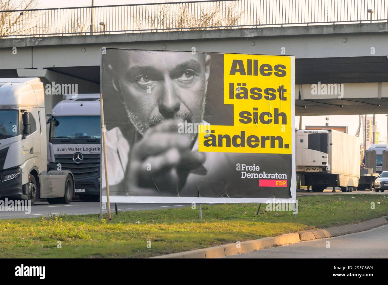 GER, Berlin, Wahl, Wahlplakate, Plakatierung im oeffentlichen ...
