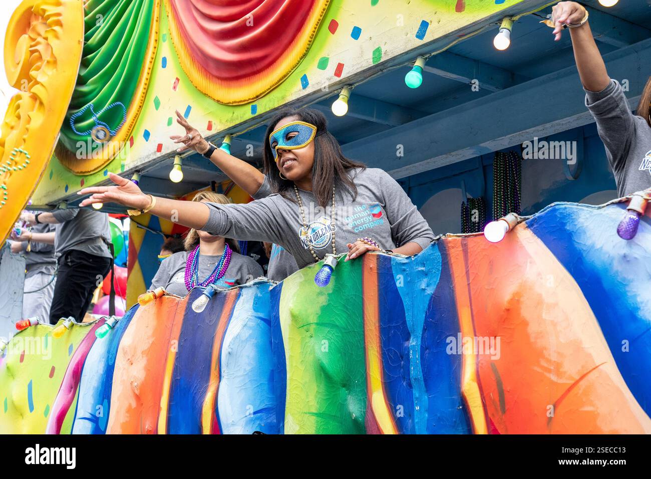 Parade floats participate in the New Orleans Super Bowl Host Committee ...
