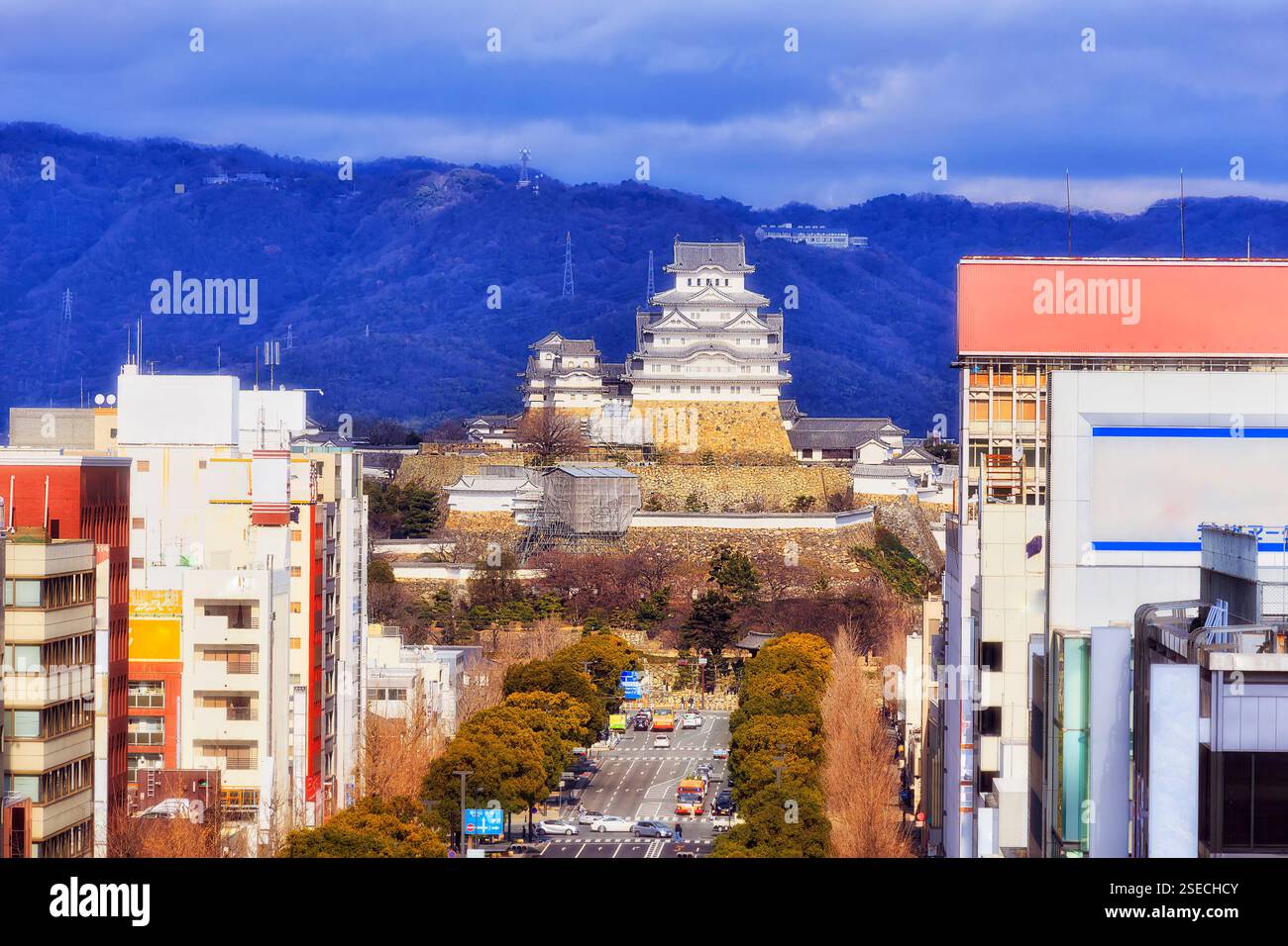 Himeji city and historic traditional japanese white tower near Osaka ...