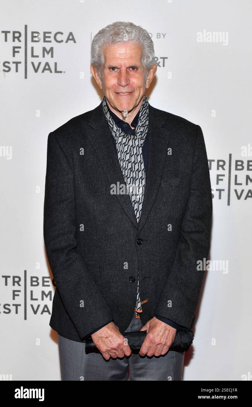 FEBRUARY 7th 2025: Stage and screen actor Tony Roberts has died at the ...